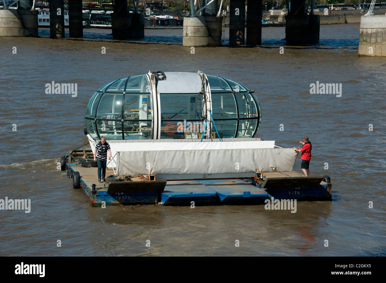 London eye pod hi-res stock photography and images - Alamy