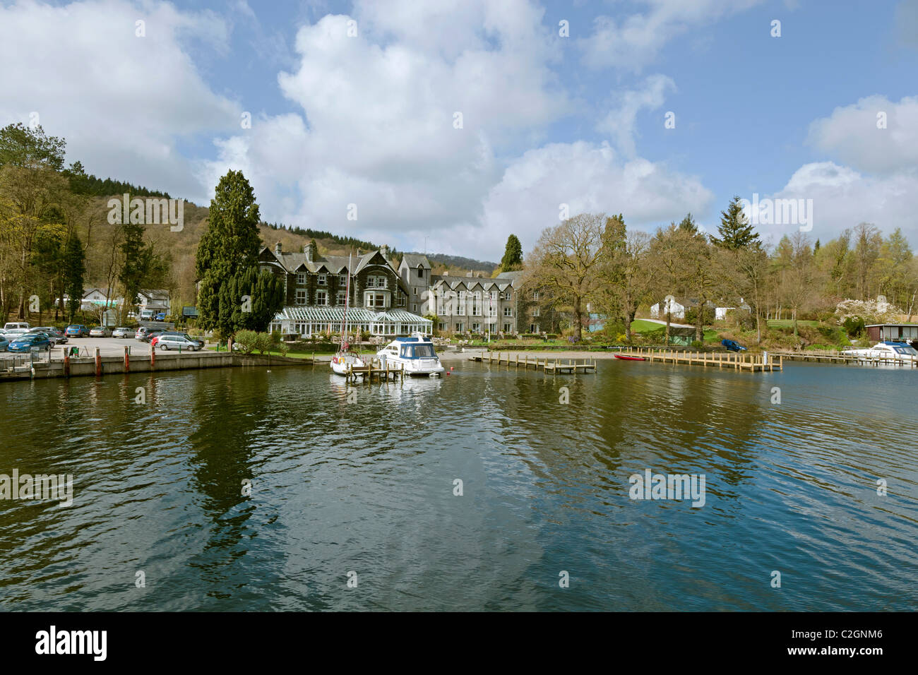 Lakeside hotel lake windermere hi-res stock photography and images - Alamy