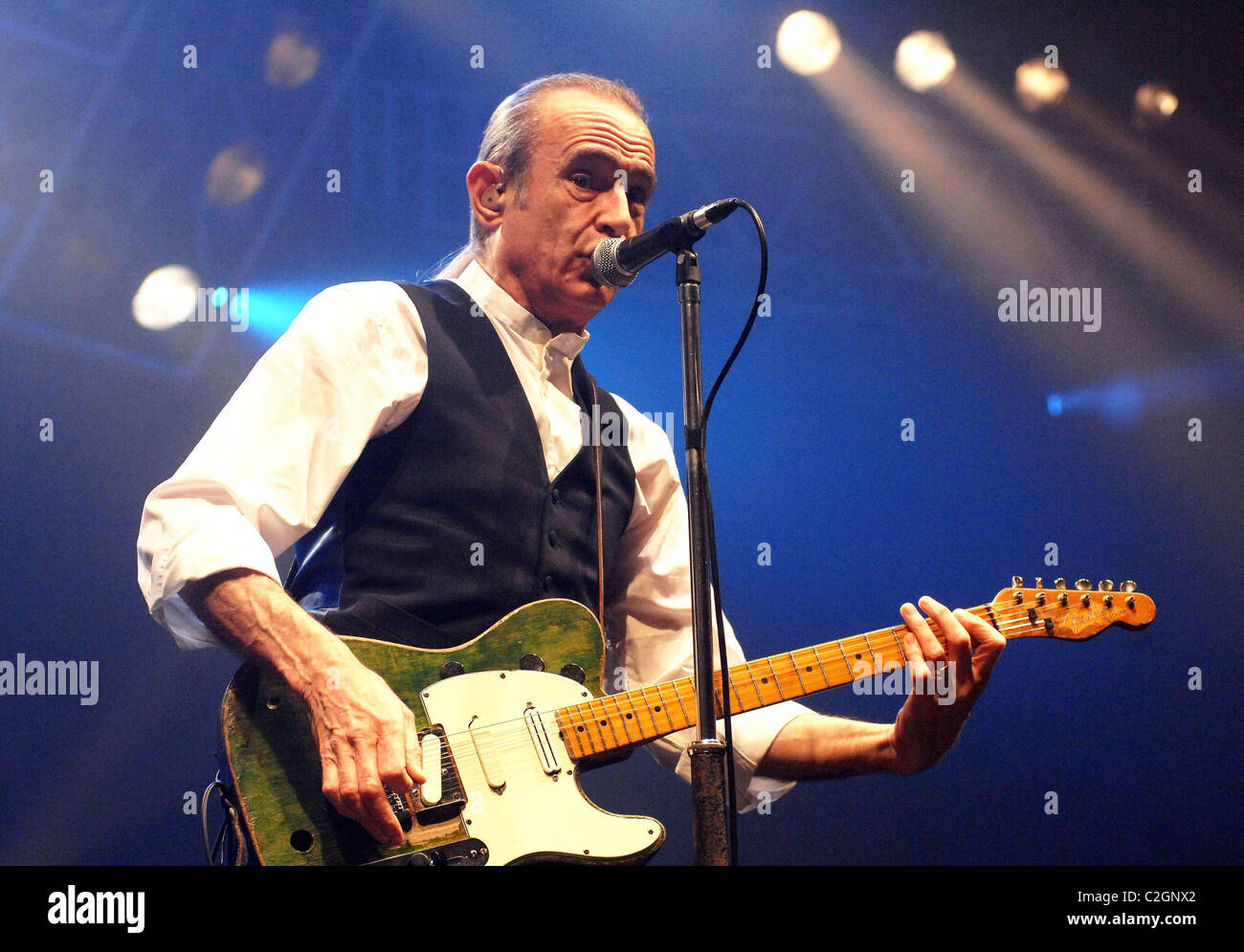 Francis Rossi Wembley Arena High Resolution Stock Photography and ...