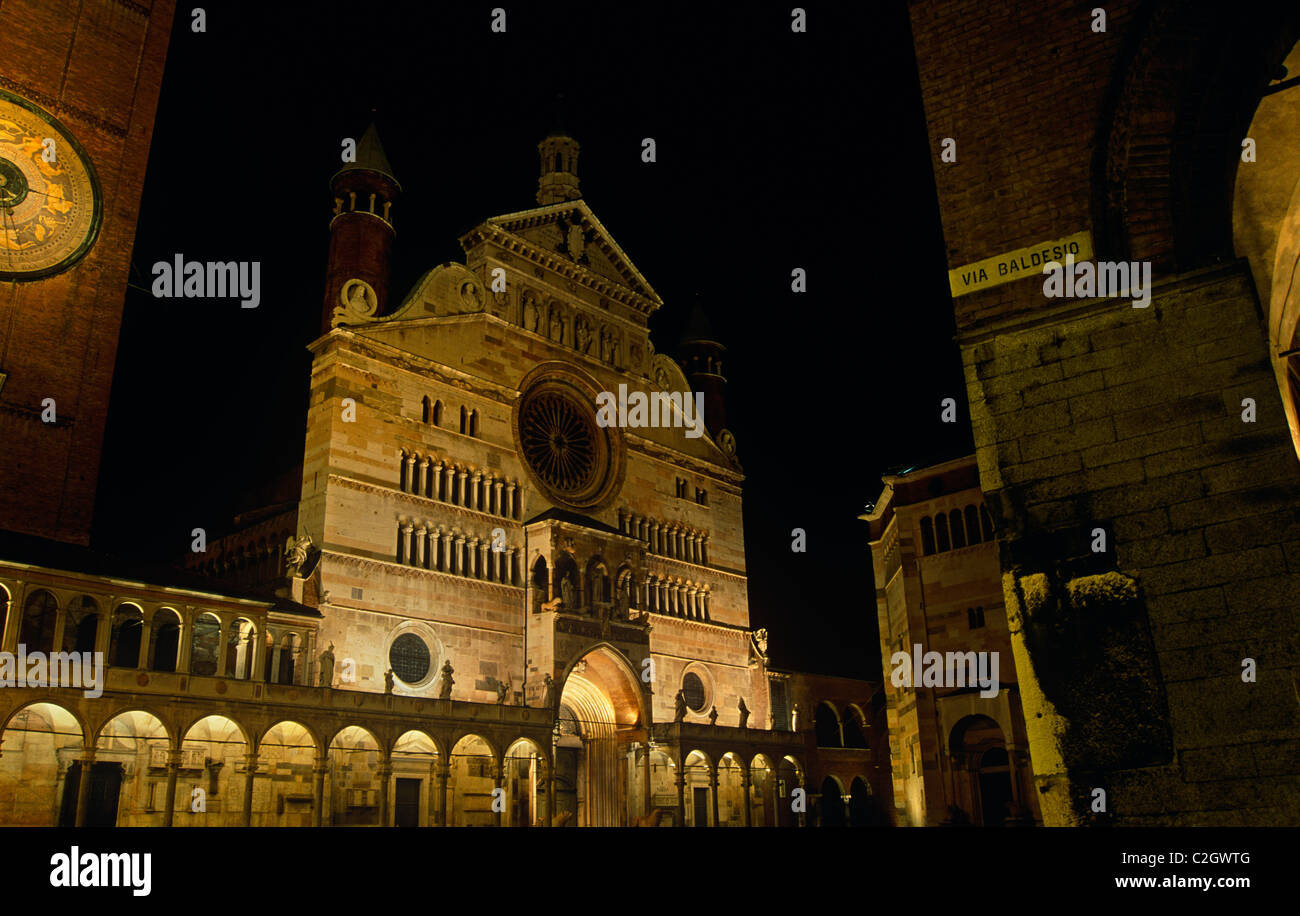 Baptistry of cremona hi-res stock photography and images - Alamy