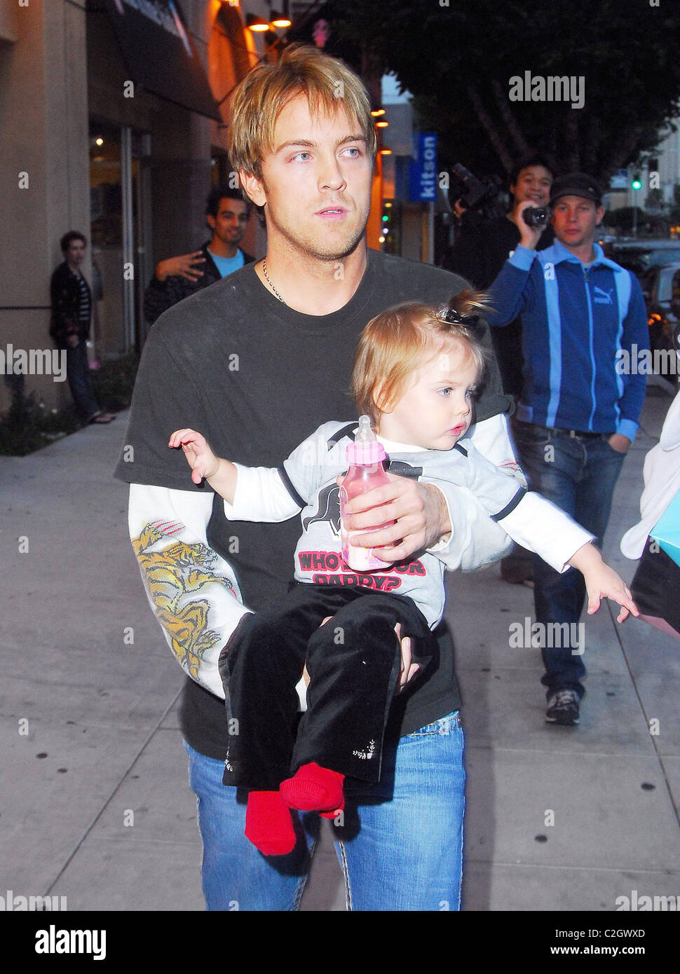 Larry Birkhead and daughter Dannielynn Birkhead out shopping on ...