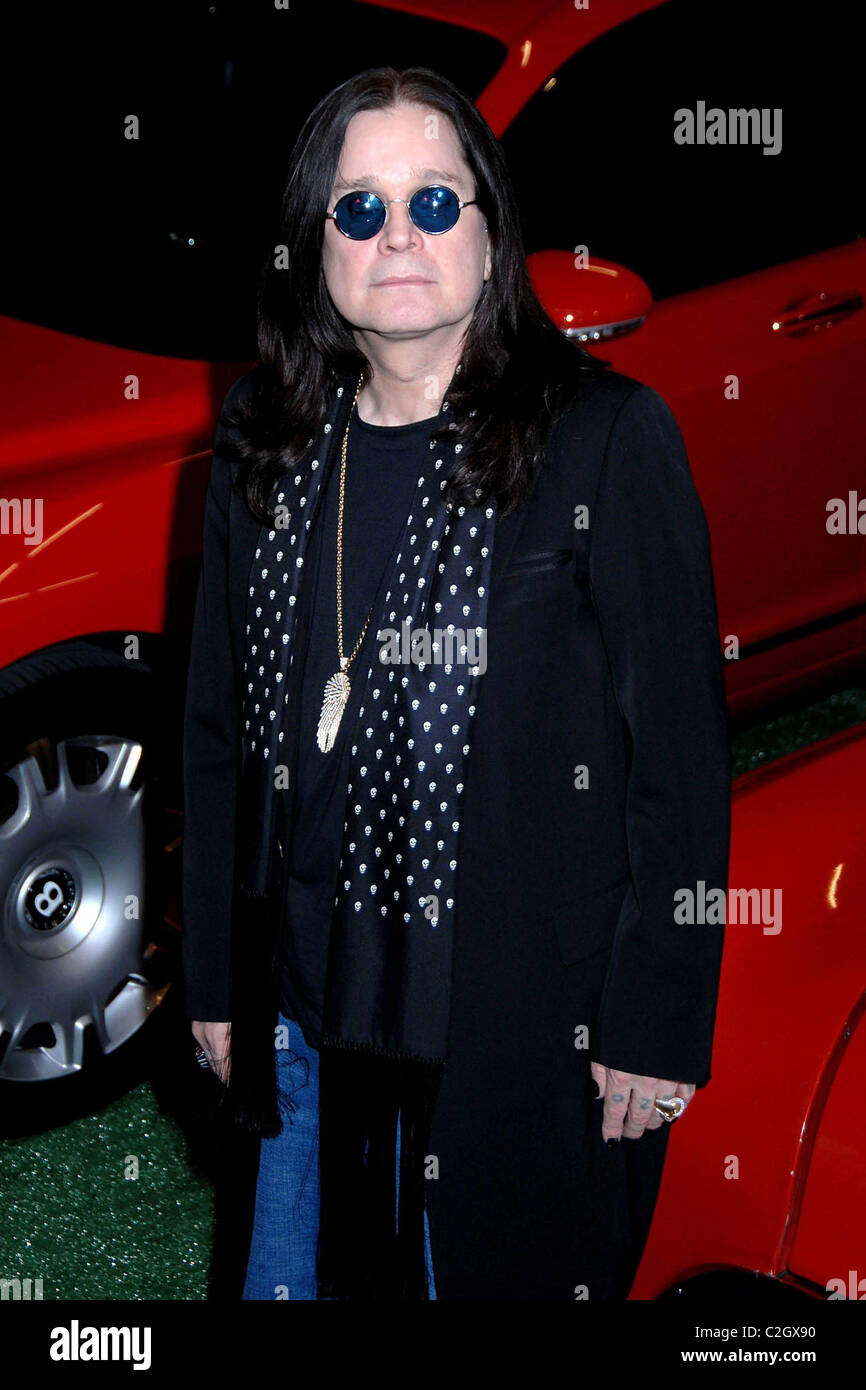 AILING OSBOURNE POSTPONES GIG Veteran rocker OZZY OSBOURNE was forced ...