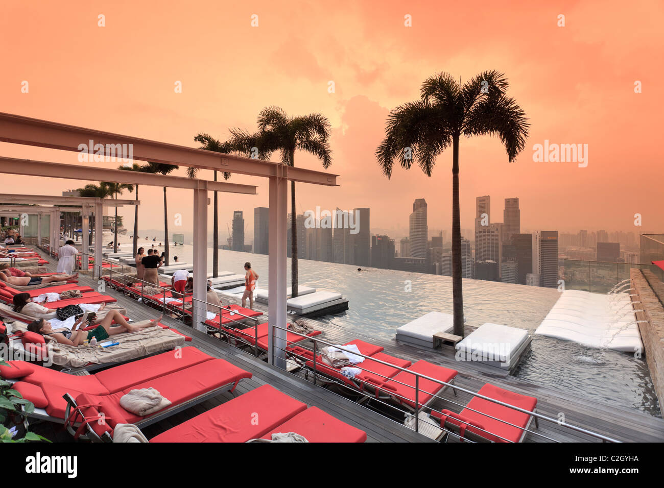 Marina bay sands singapore pool hi-res stock photography and images - Alamy