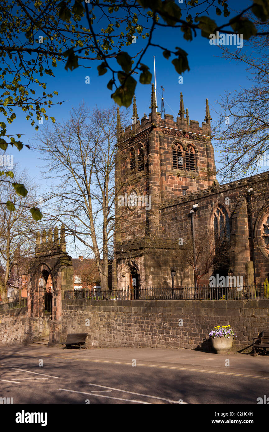 UK, England, Staffordshire, Leek, town centre, Parish Church of St ...