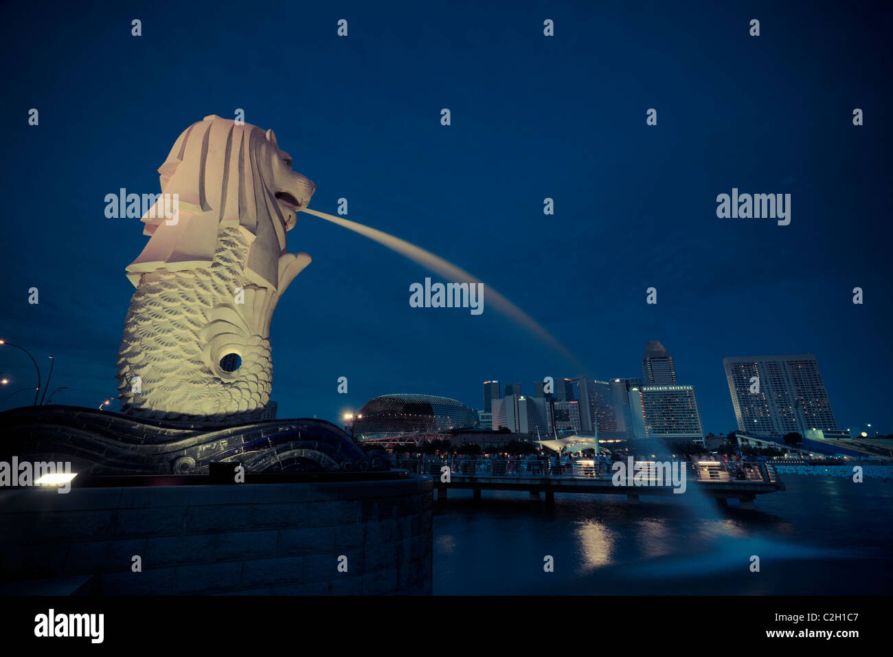Singapore merlion hi-res stock photography and images - Alamy