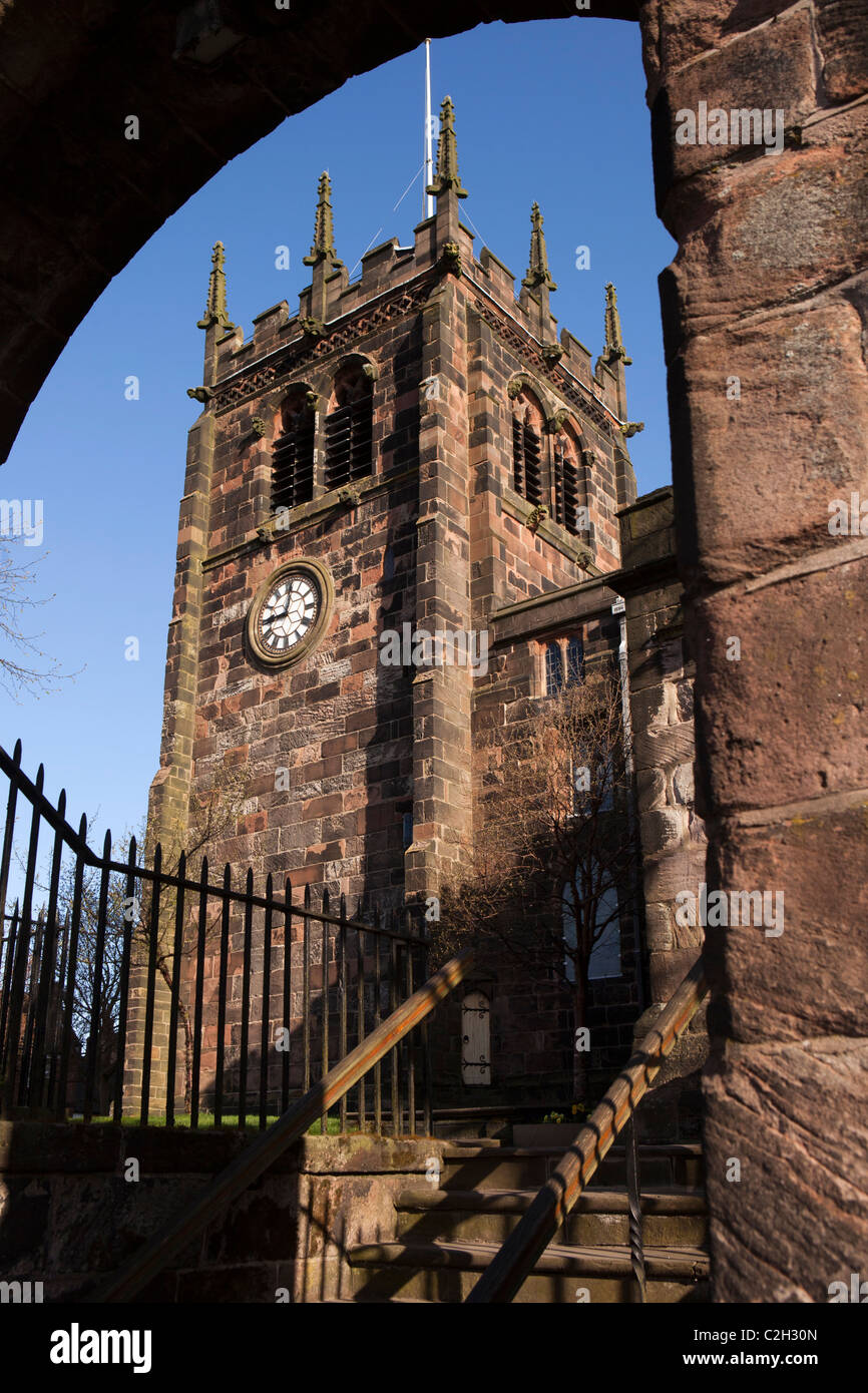 UK, England, Staffordshire, Leek, town centre, Parish Church of St ...