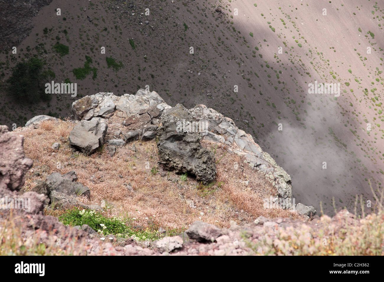 Edge of vesuvius hi-res stock photography and images - Alamy