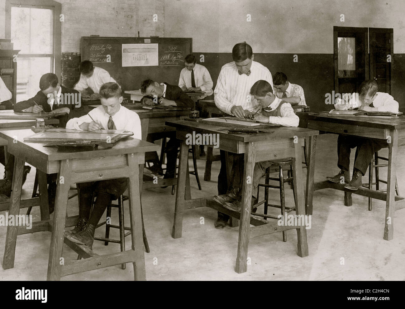 Continuation School - Temporary Quarters. Drawing class at Diamond ...
