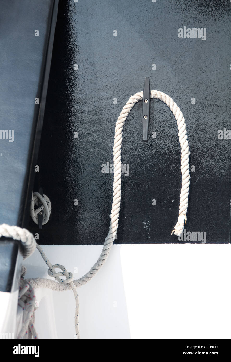 Nautical mooring rope Stock Photo - Alamy