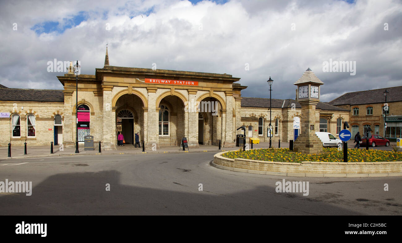 Saltburn rail railway station hi-res stock photography and images - Alamy