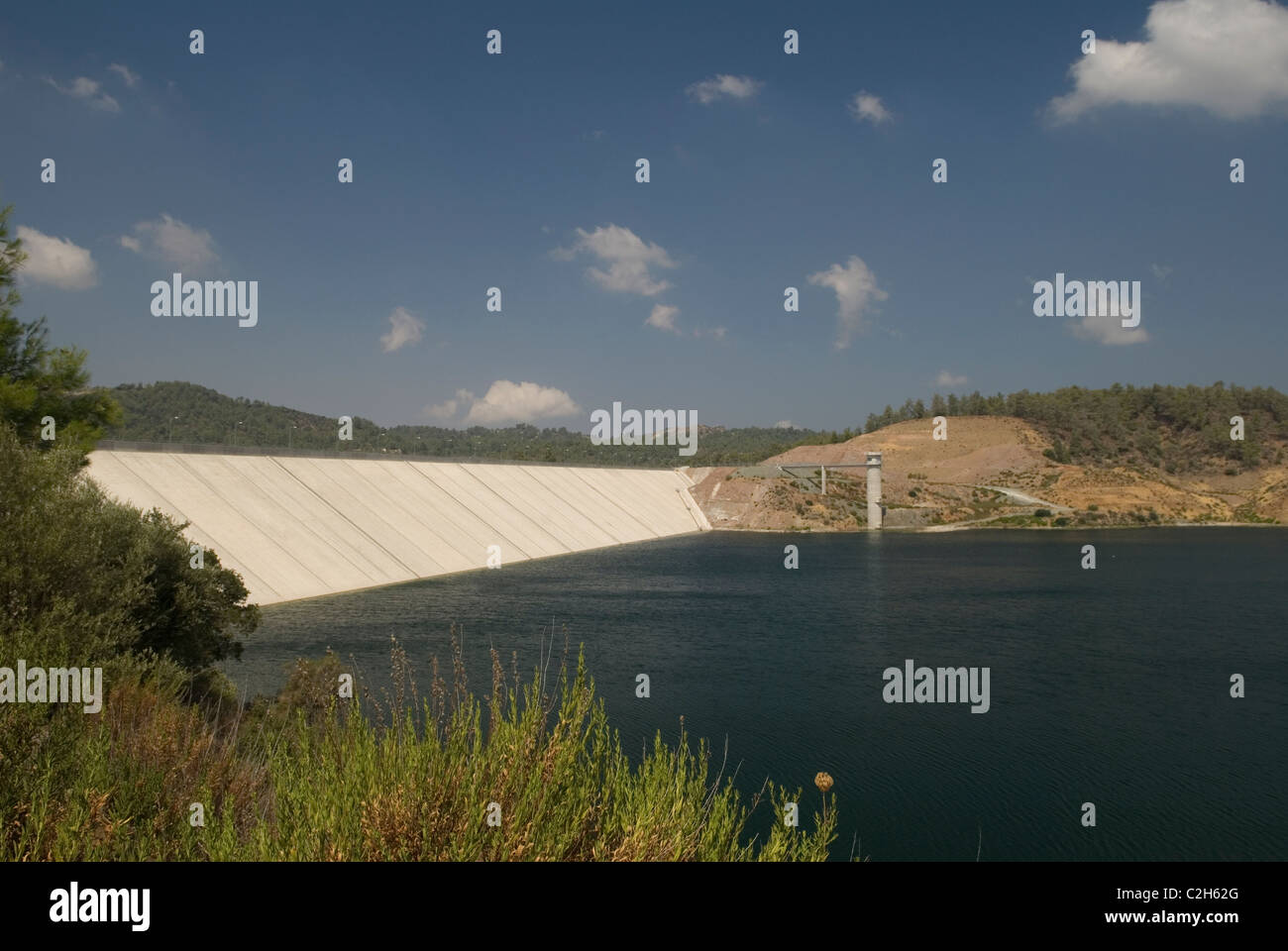 Kannaviou Dam Cyprus Stock Photo - Alamy