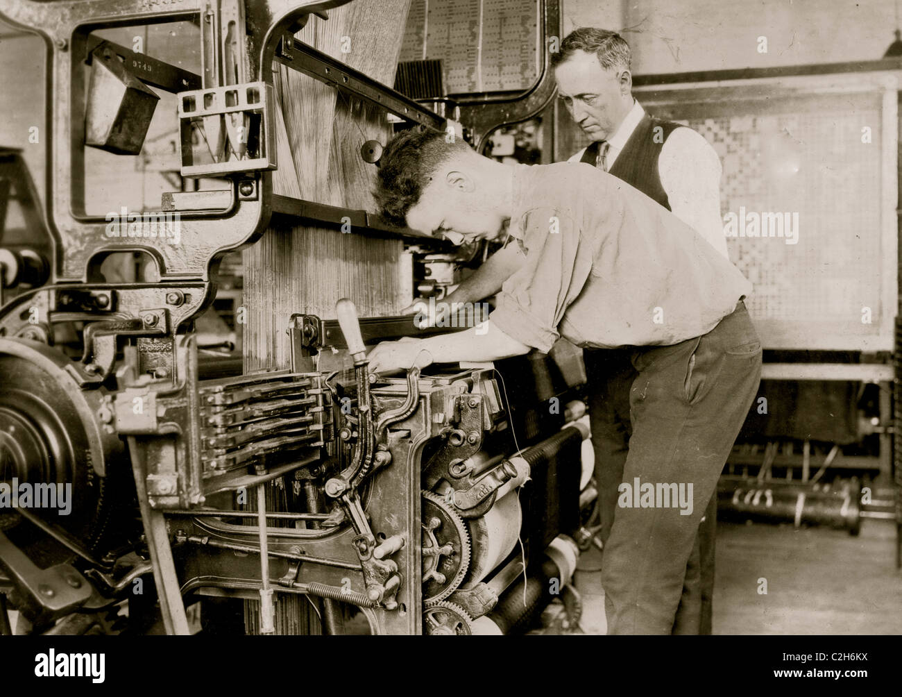 Child labor machine hi-res stock photography and images - Alamy