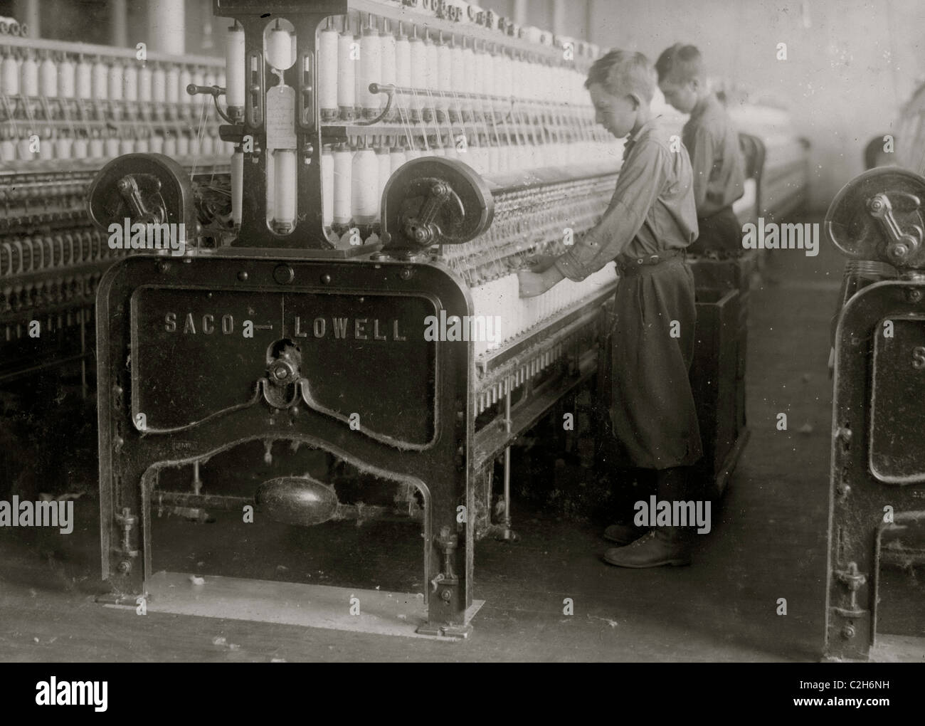 Indian cotton mill hi-res stock photography and images - Alamy