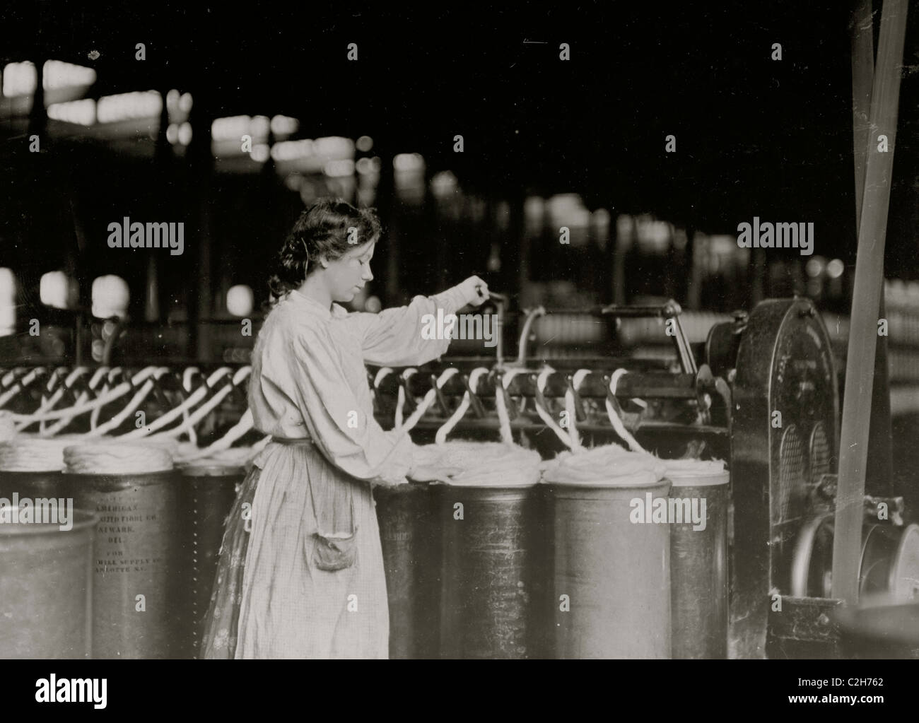Lincoln Cotton Mill, Evansville, Ind. Girl at Slubber Stock Photo - Alamy