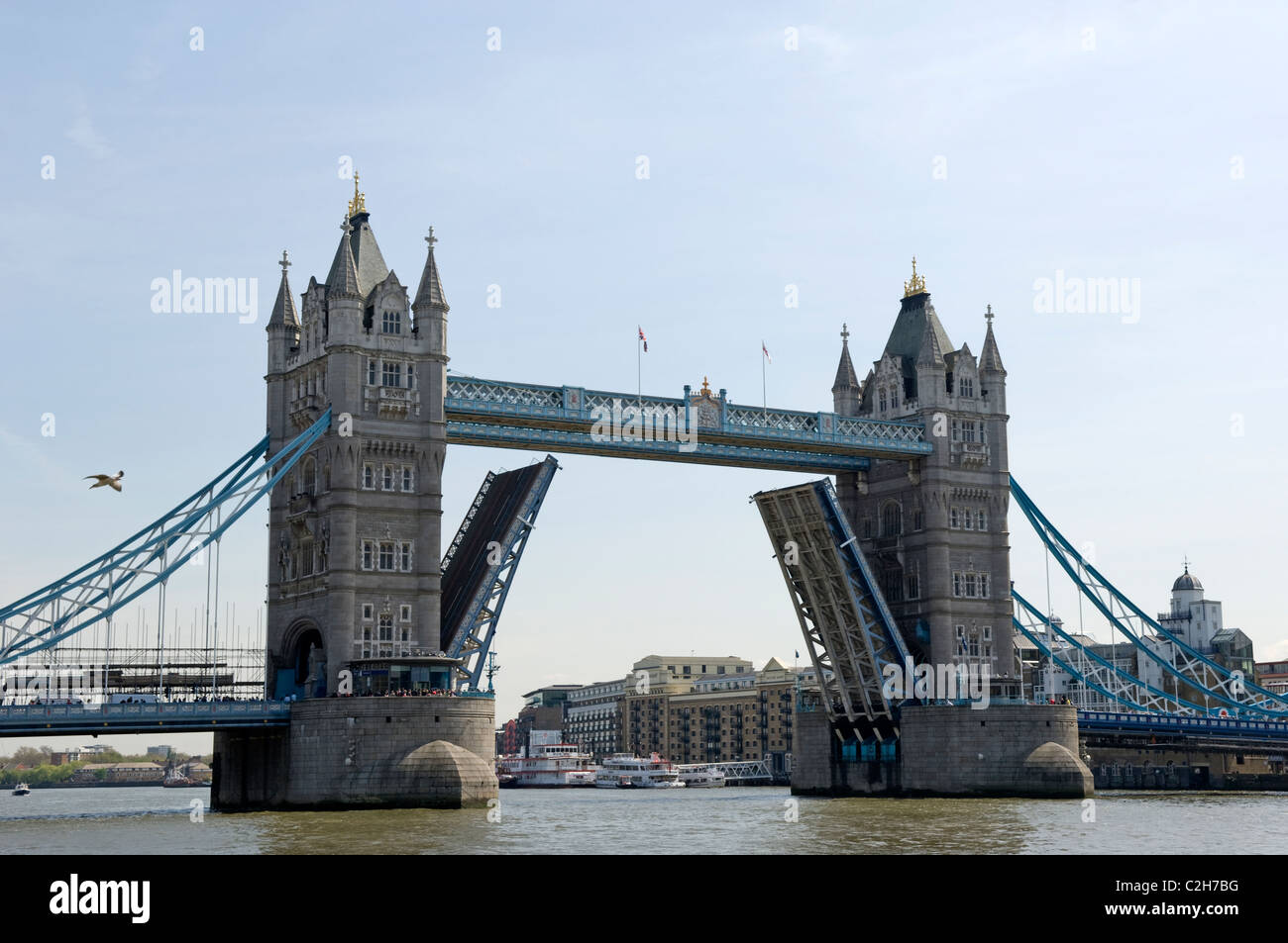 Tower bridge raised london england hi-res stock photography and images ...