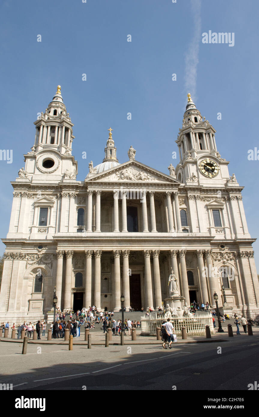 London England St Paul's cathedral church city architecture Wren ...