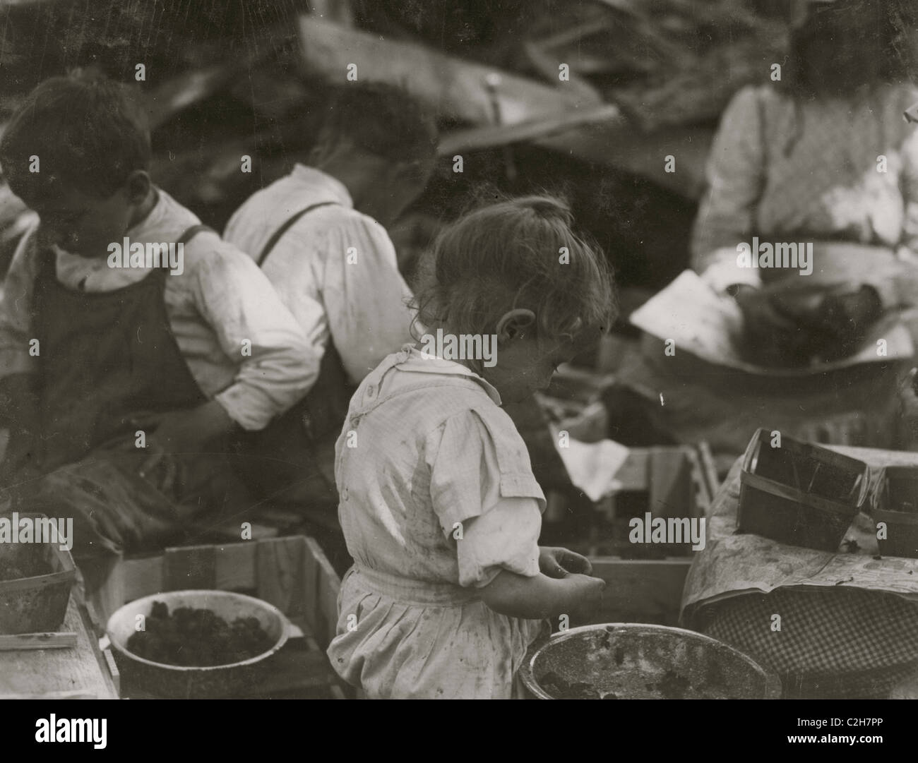Children labor camp hi-res stock photography and images - Alamy