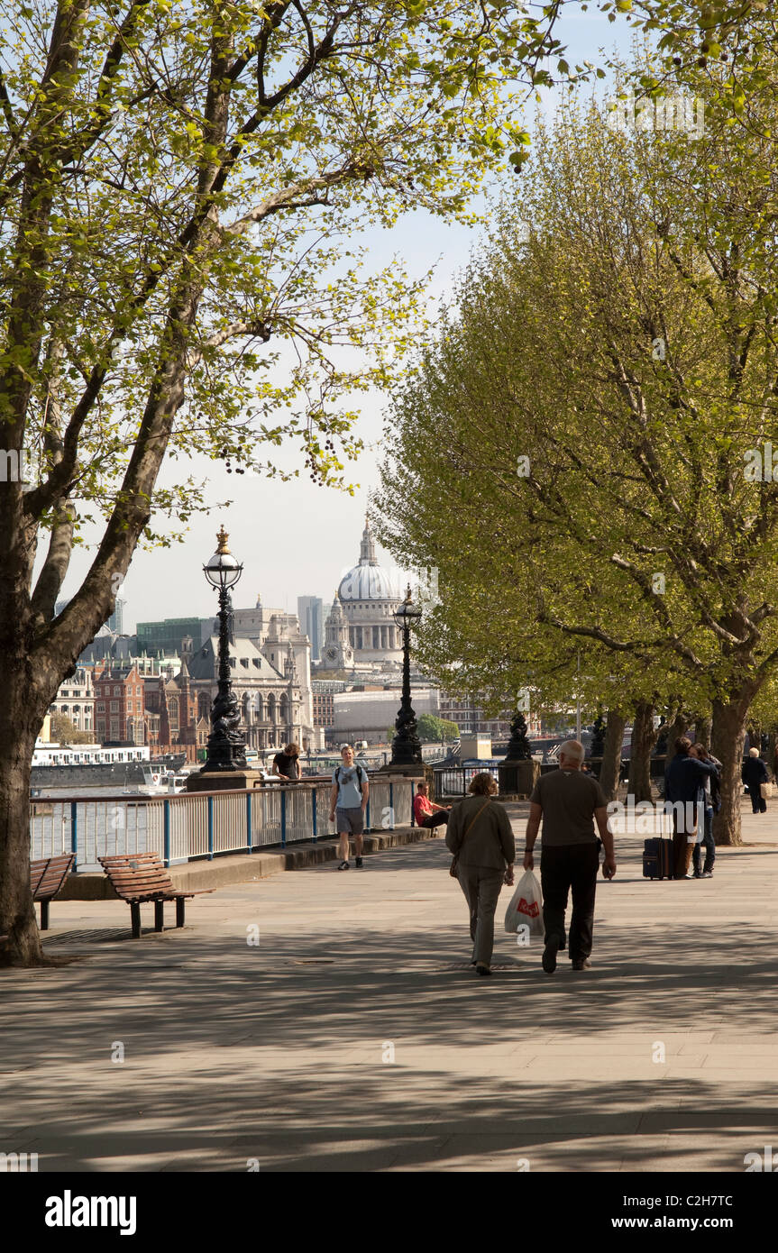 Queens Walkway England High Resolution Stock Photography and Images - Alamy