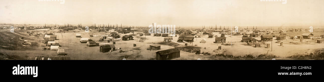 Petroleum oil wells hi-res stock photography and images - Alamy