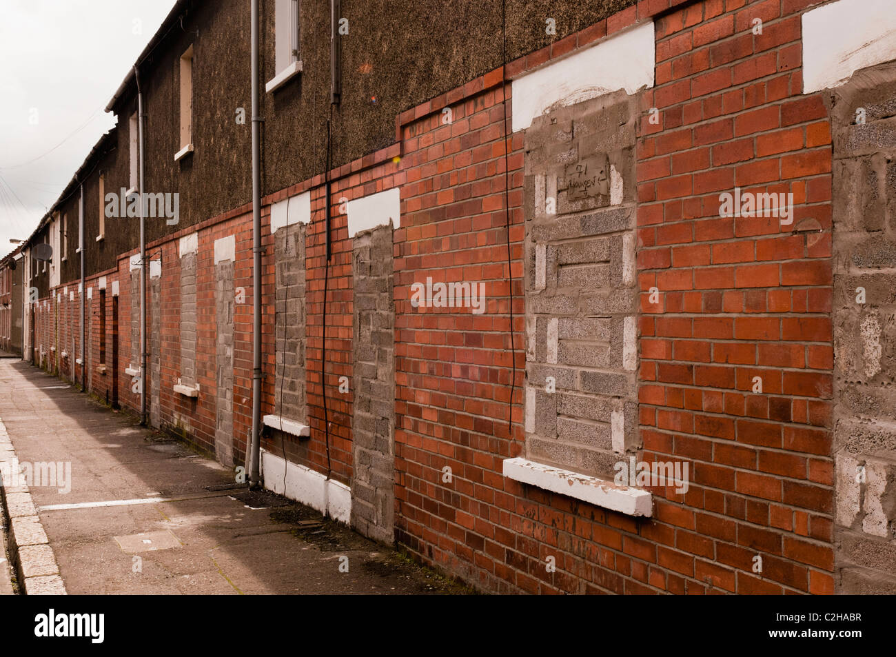 Run down inner city hi-res stock photography and images - Alamy