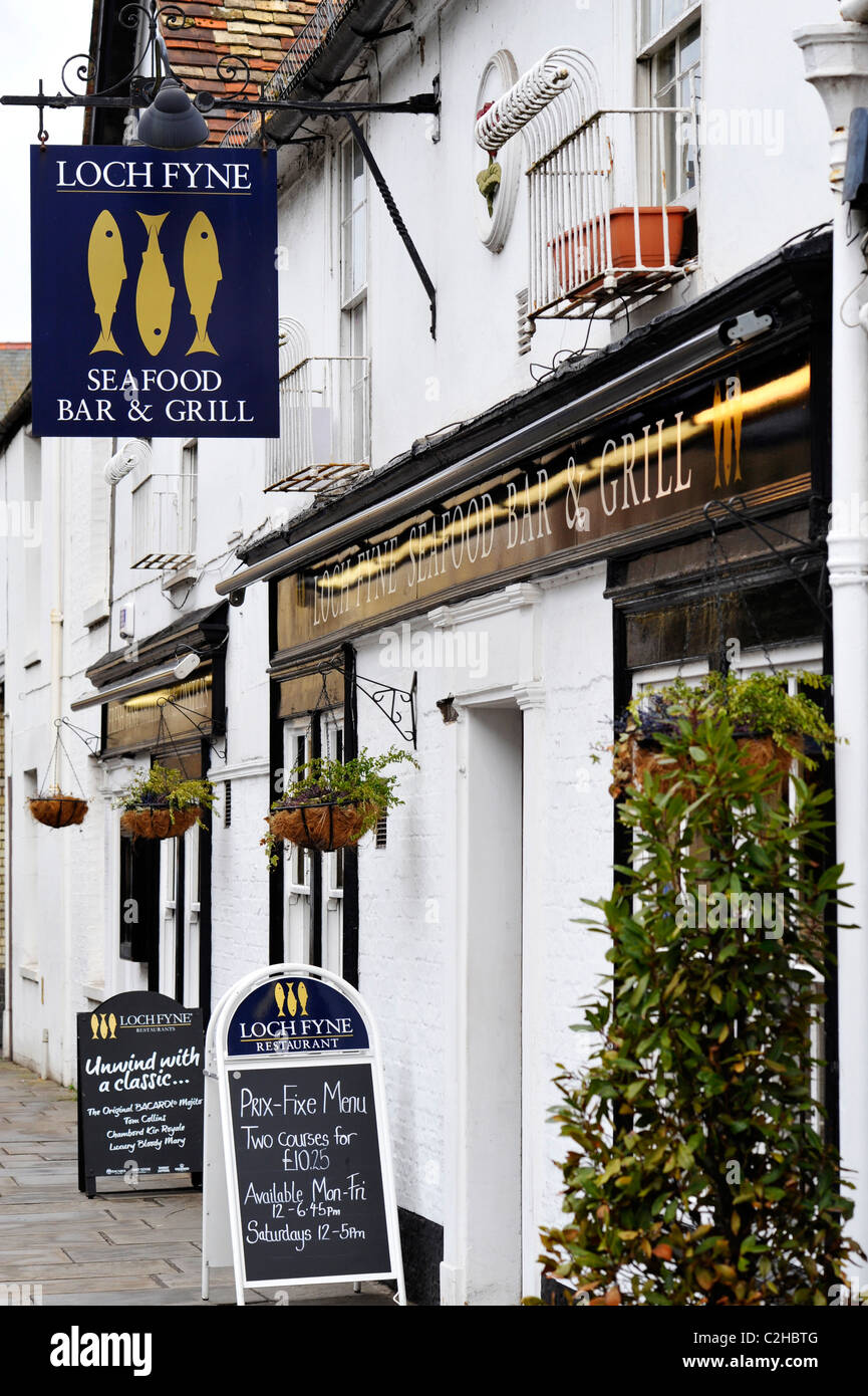 Loch fyne restaurant bar hi-res stock photography and images - Alamy