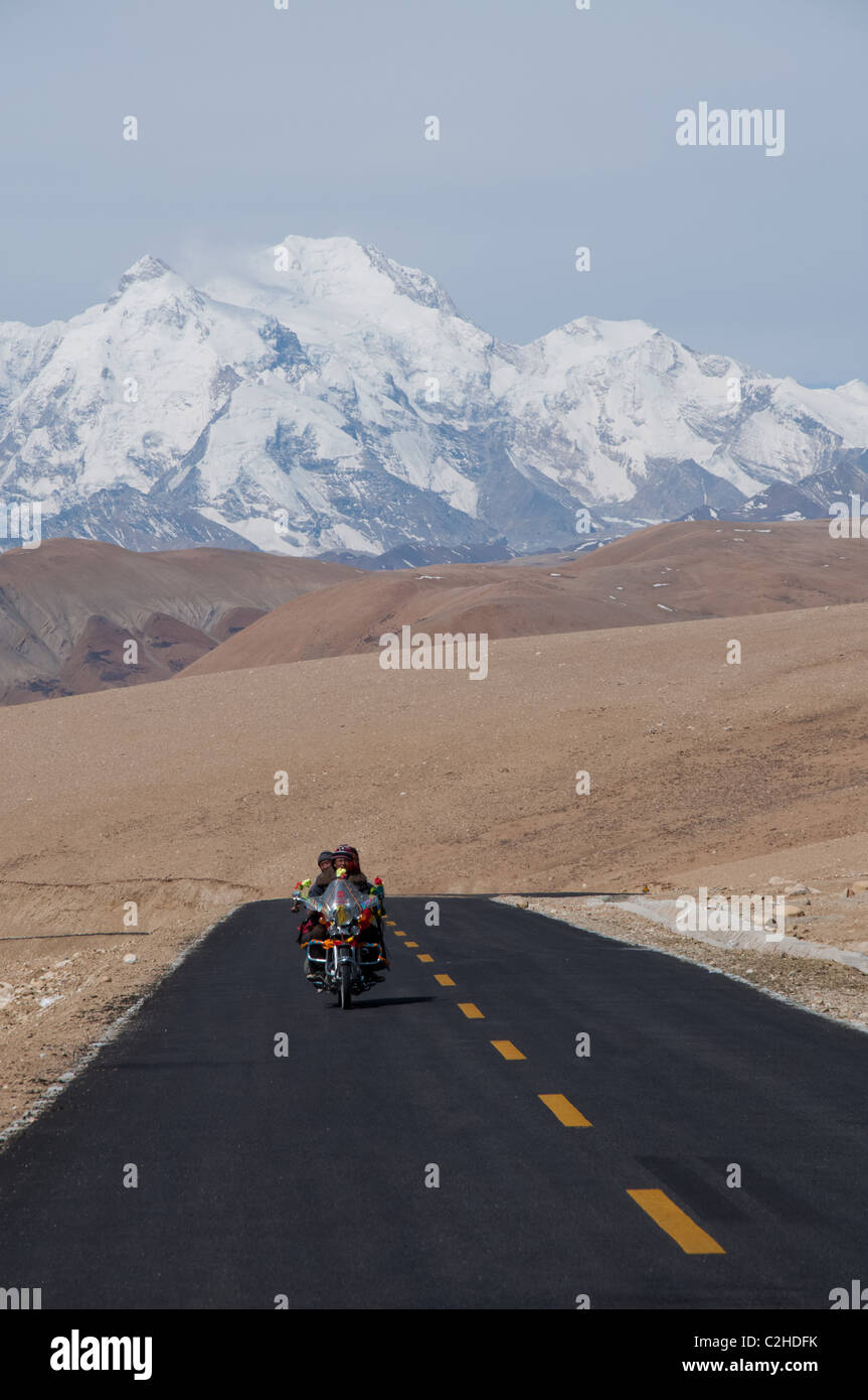 The friendship highway hi-res stock photography and images - Alamy