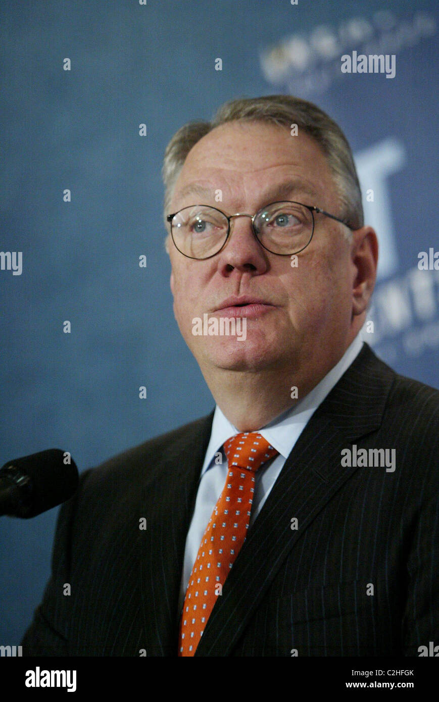 Office of national drug control policy hi-res stock photography and ...