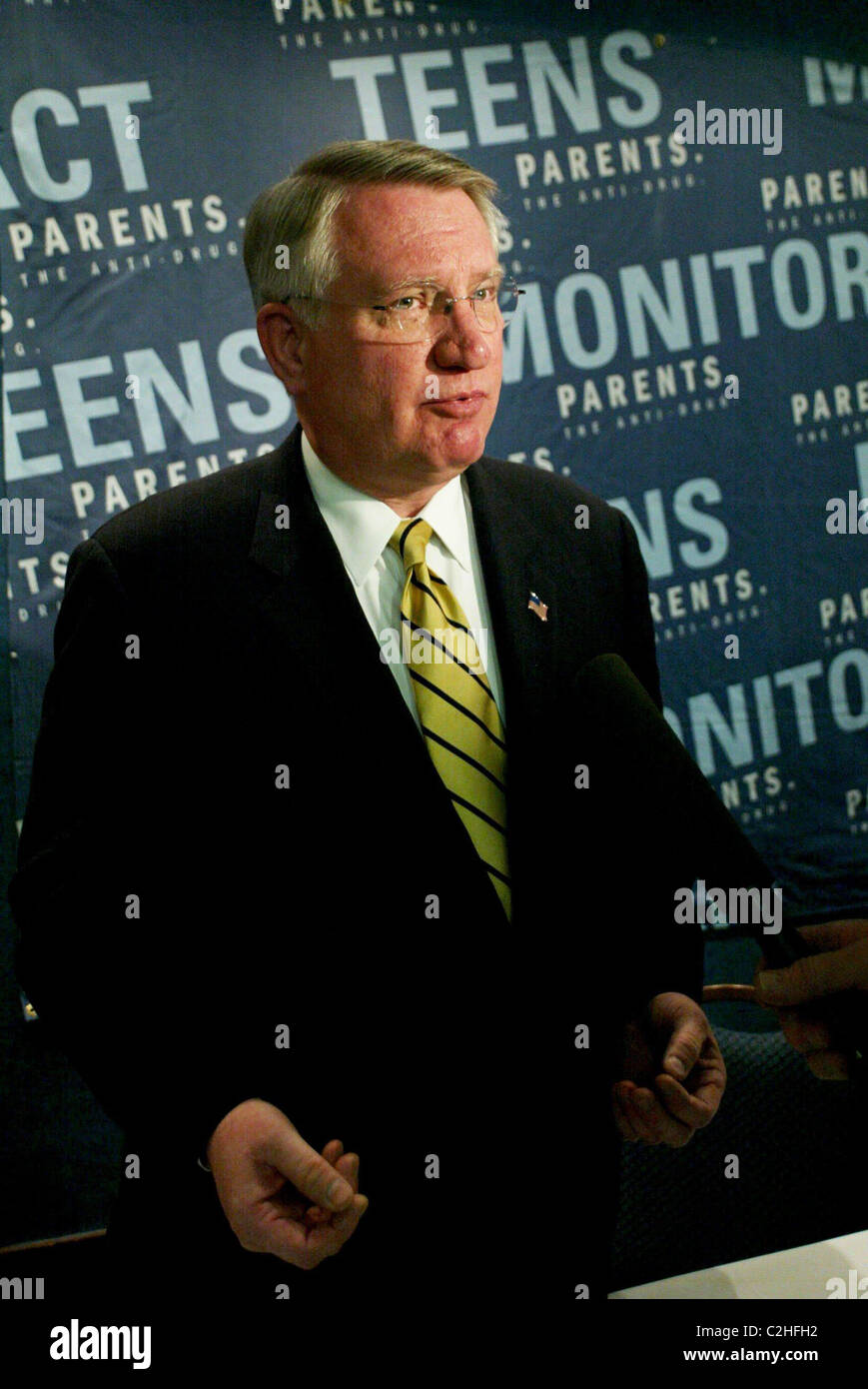 Office of national drug control policy hi-res stock photography and ...