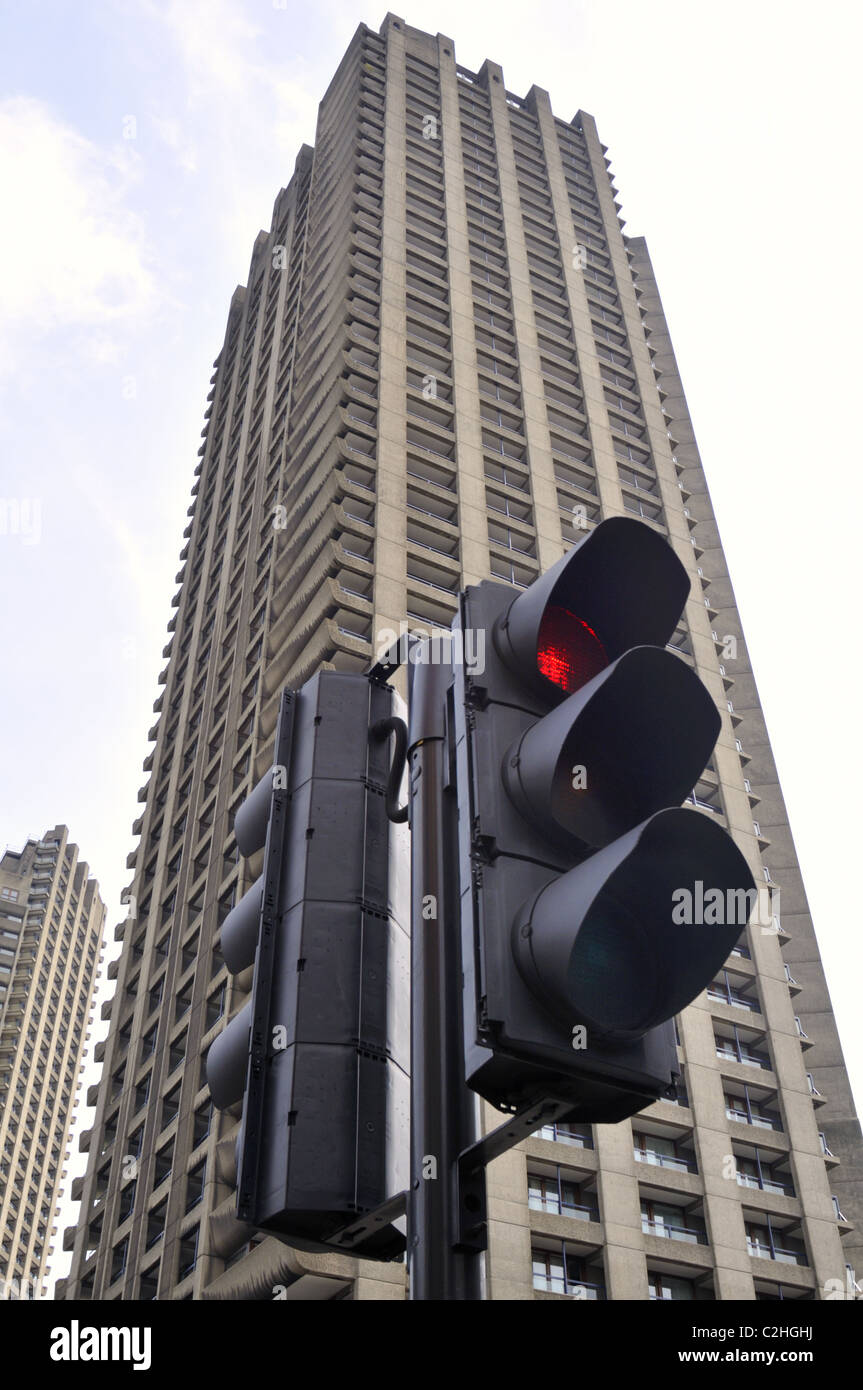 Red traffic light london hi-res stock photography and images - Alamy