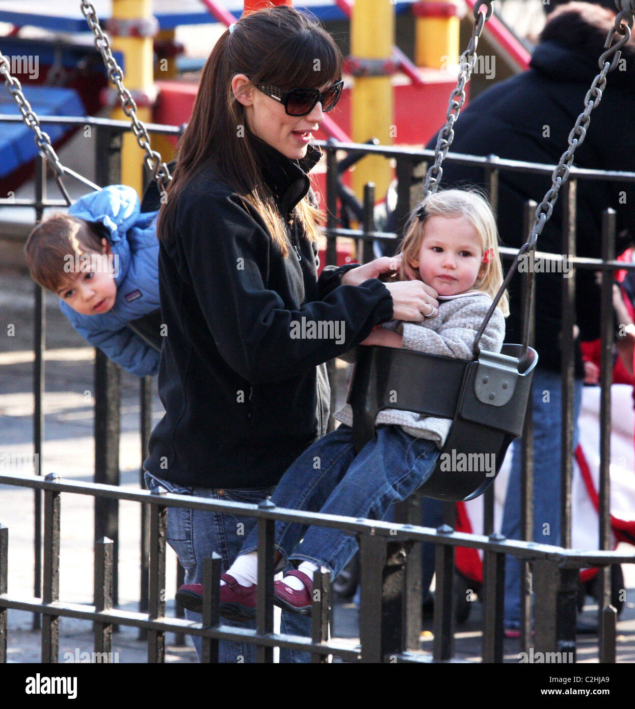 Jennifer Garner and Violet Affleck enjoy some time together at Central ...
