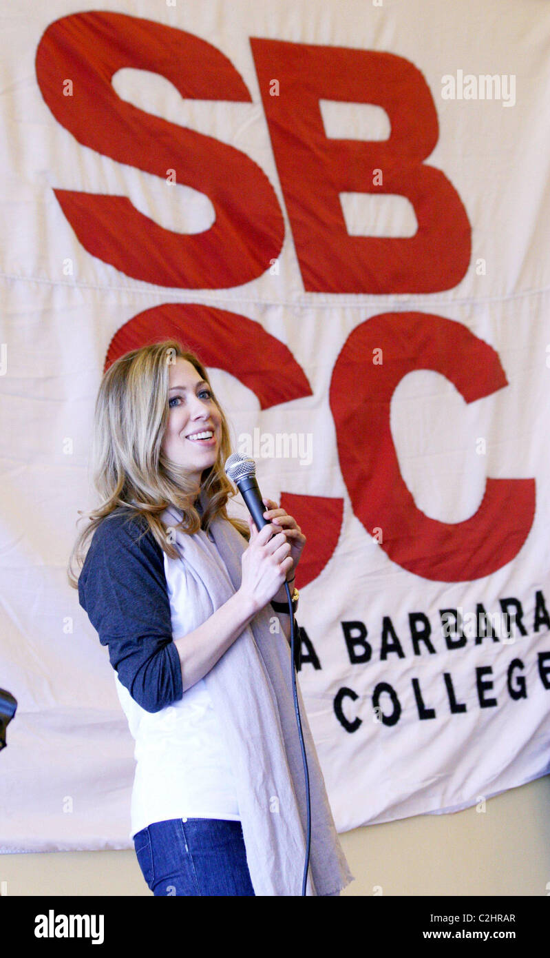 Chelsea Clinton Lends Her Support To Her Mothers Campaign By Speaking