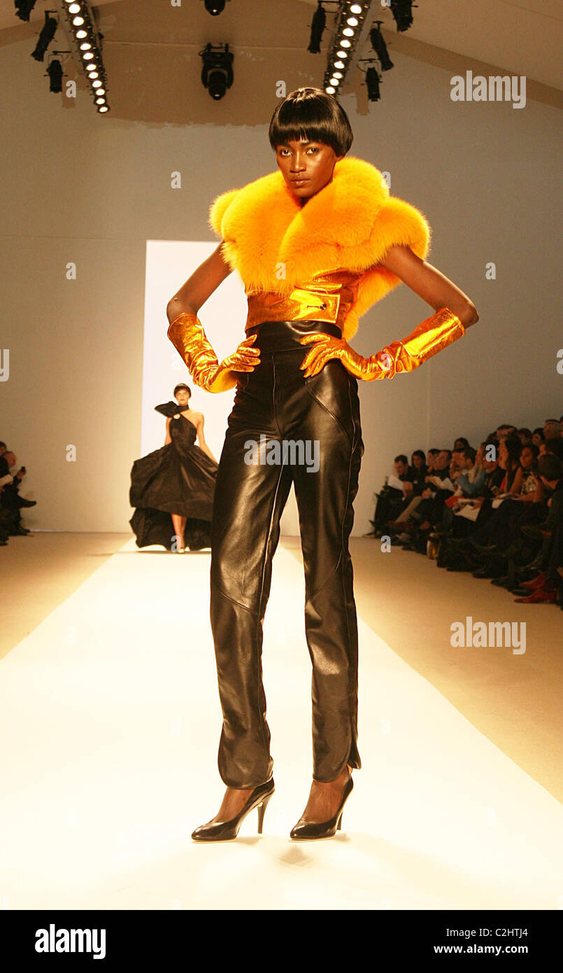 Mercedes-Benz Fashion Week Fall 2008 - Rubin Singer - Catwalk New York ...