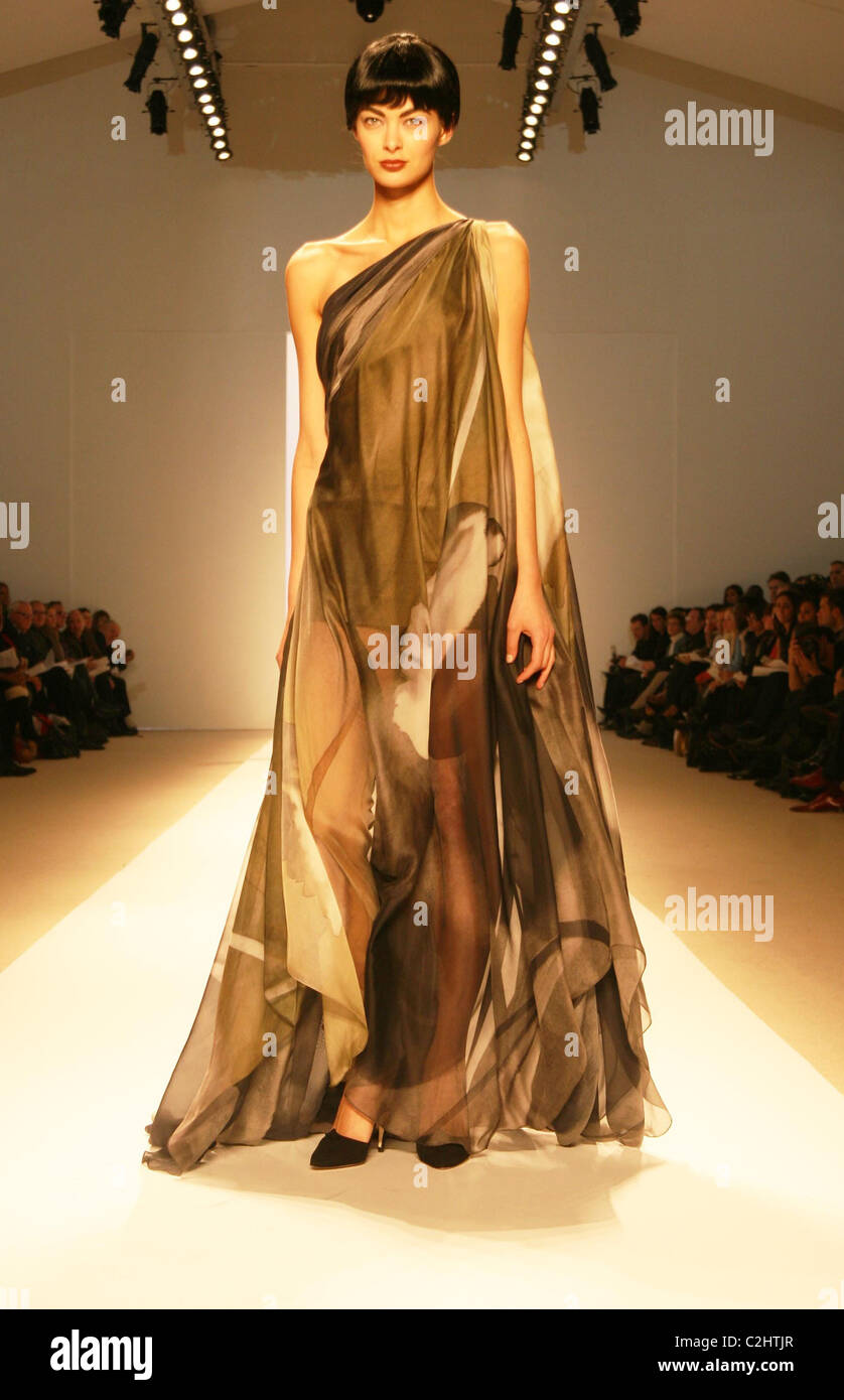 Mercedes-Benz Fashion Week Fall 2008 - Rubin Singer - Catwalk New York ...