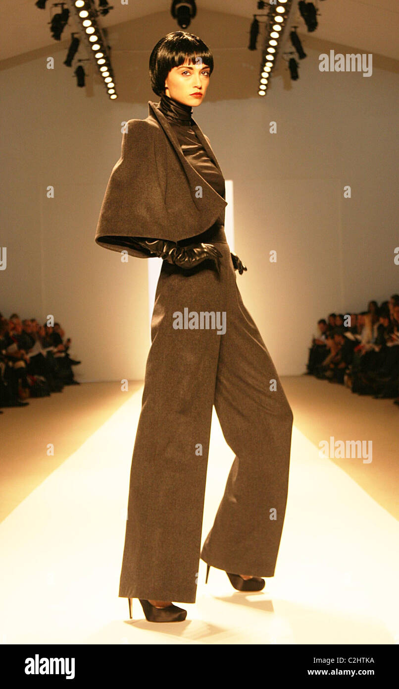 Mercedes-Benz Fashion Week Fall 2008 - Rubin Singer - Catwalk New York ...