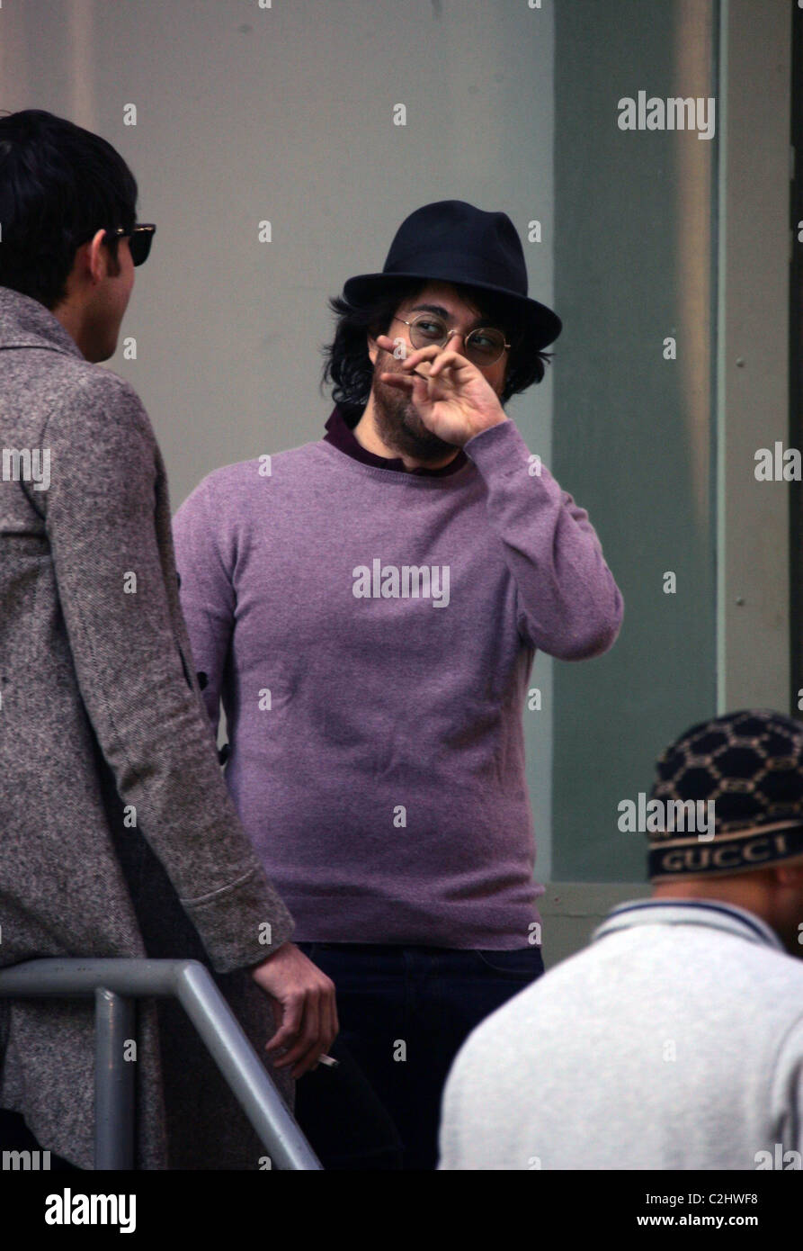 Mark ronson cigarette hi-res stock photography and images - Alamy