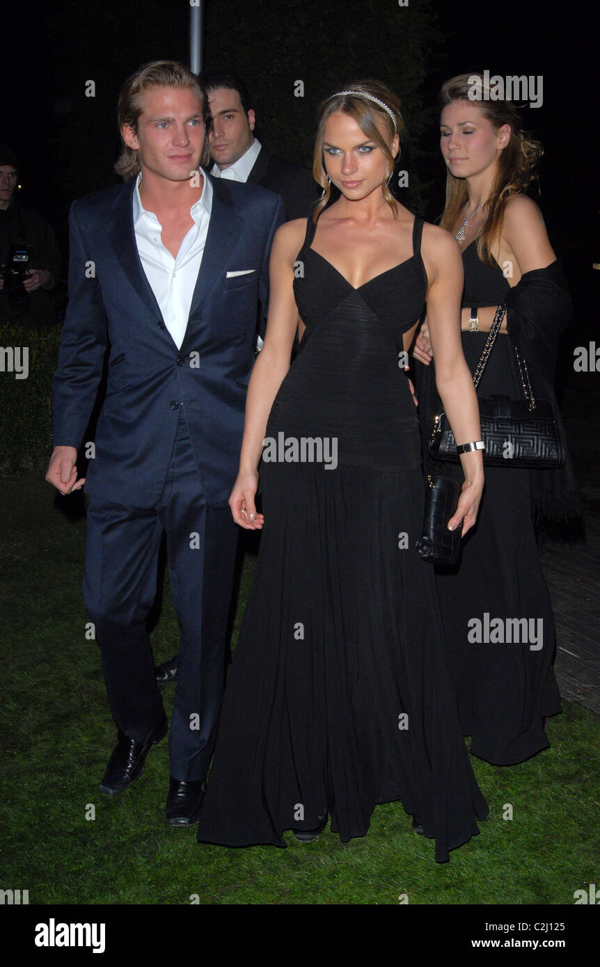 Black and white ball conservative party hi-res stock photography and ...