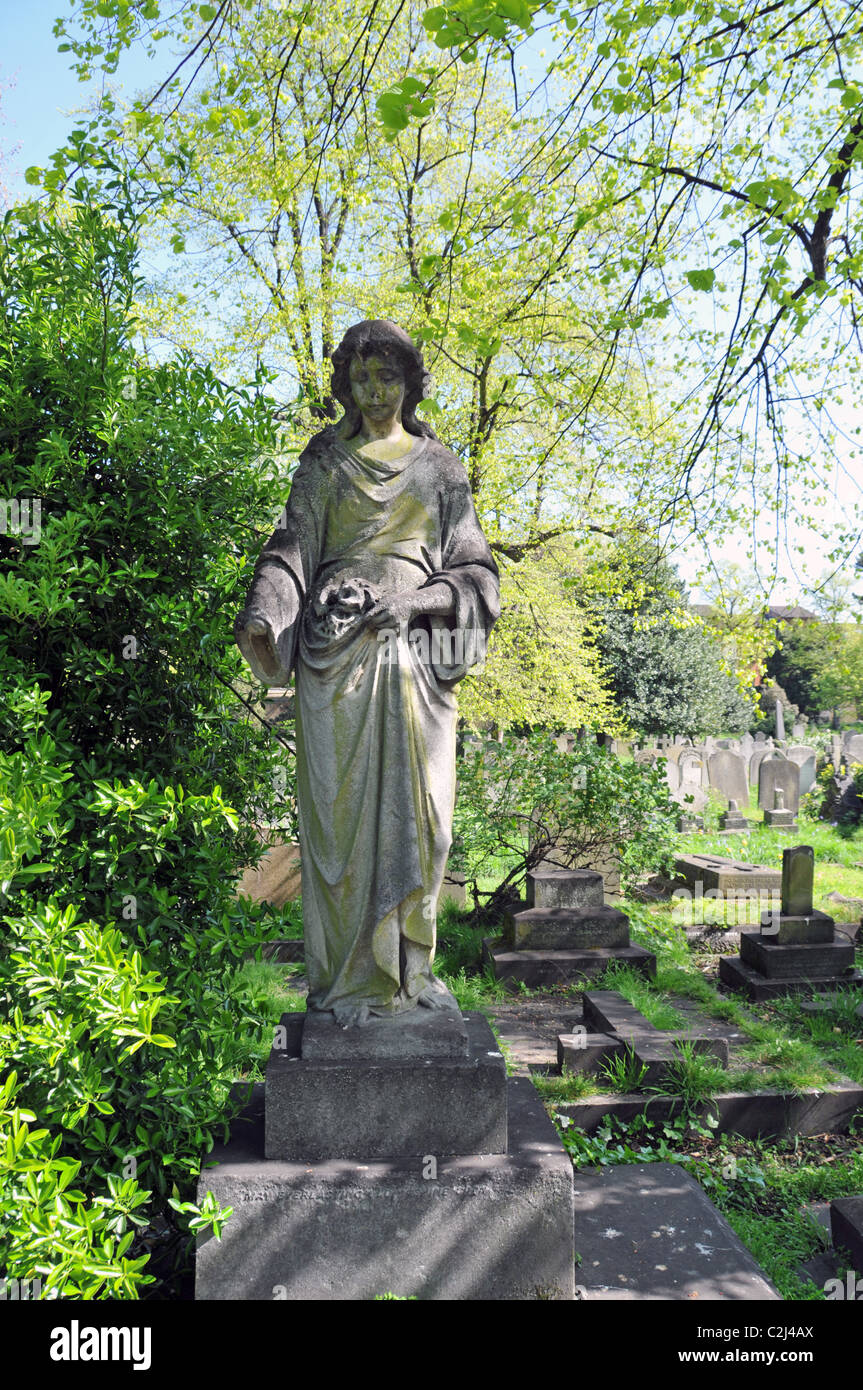 Brompton Cemetry Fulham Road Chelsea Victorian Graveyard burial tombs ...