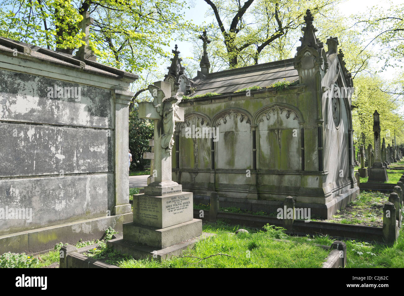 Brompton Cemetry Fulham Road Chelsea Victorian Graveyard burial tombs ...