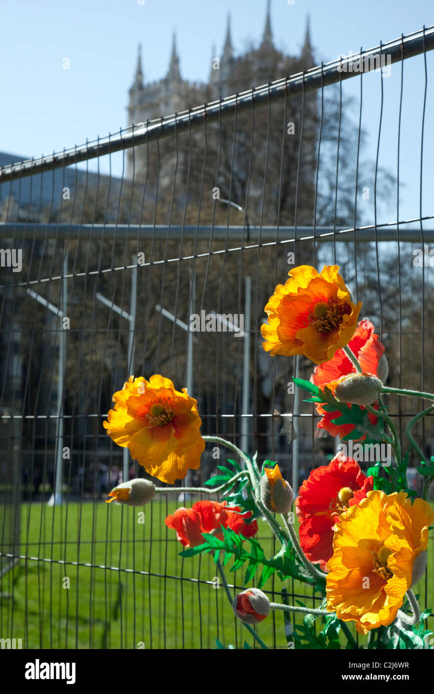 Security square london not police hi-res stock photography and images ...