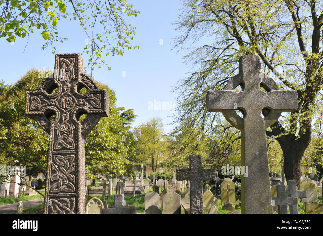 Brompton Cemetry Fulham Road Chelsea Victorian Graveyard burial tombs ...