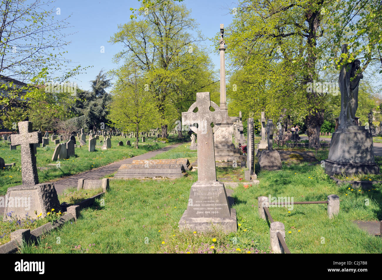 Brompton Cemetry Fulham Road Chelsea Victorian Graveyard burial tombs ...