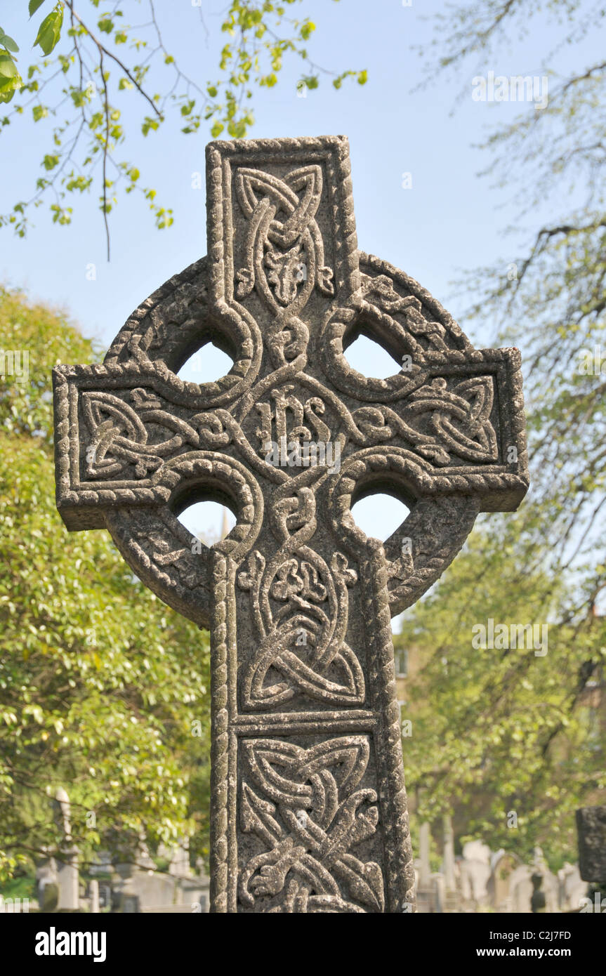 Brompton Cemetry Fulham Road Chelsea Victorian Graveyard burial tombs ...