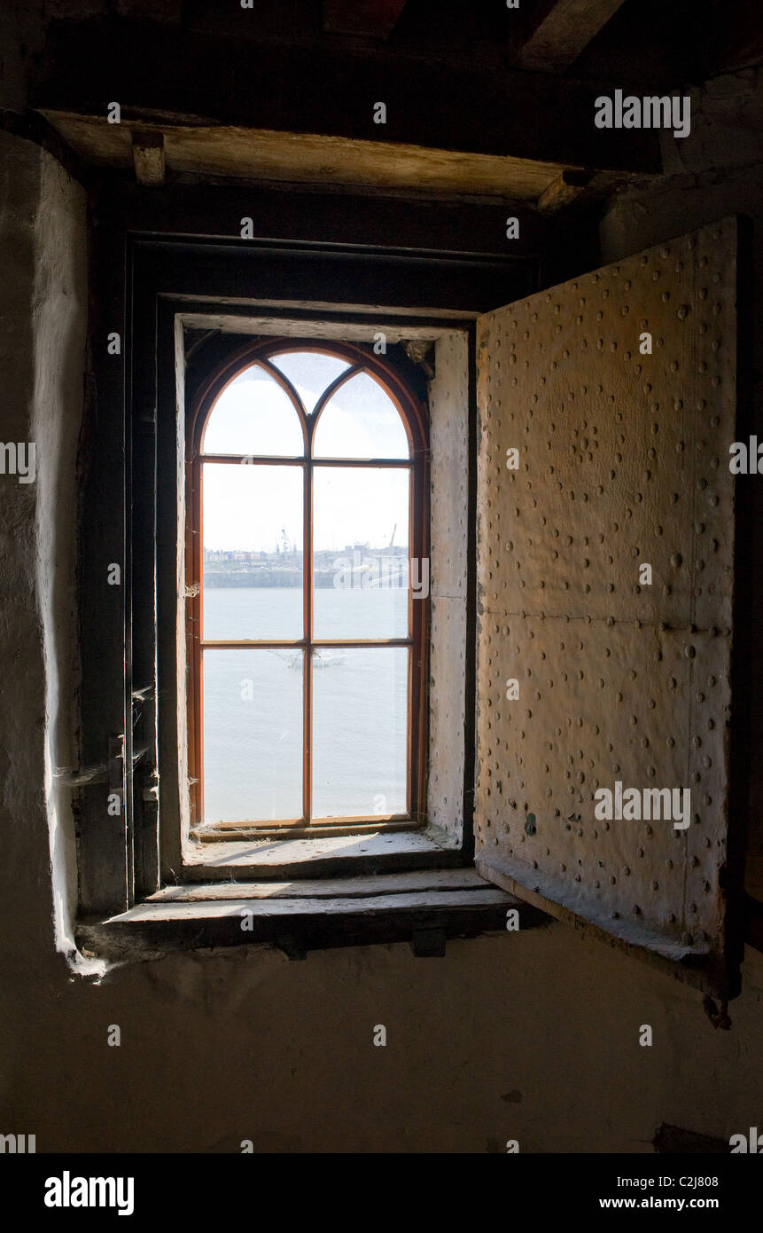 Elizabethan window hi-res stock photography and images - Alamy