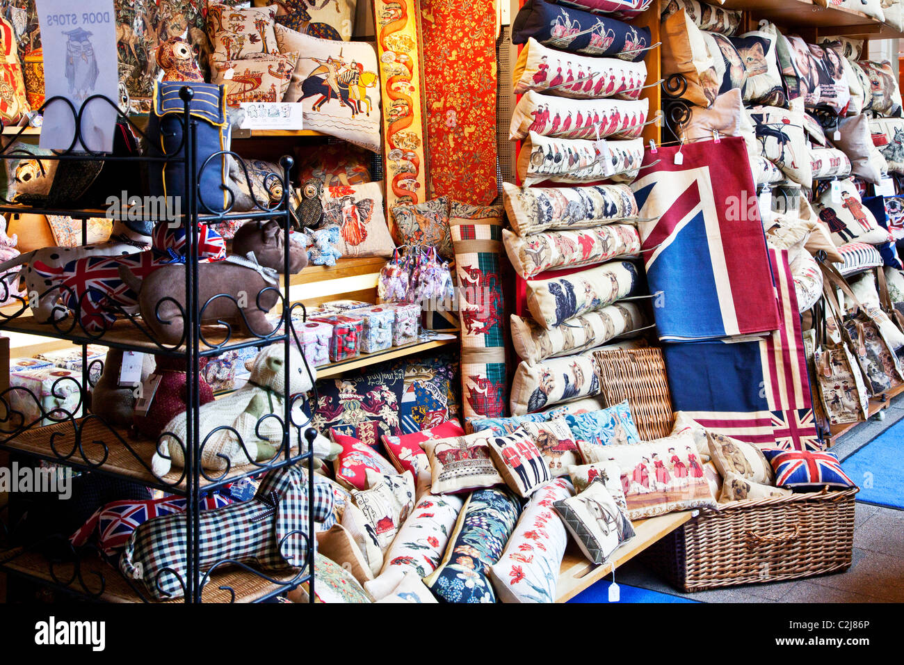 English market stall hi-res stock photography and images - Alamy