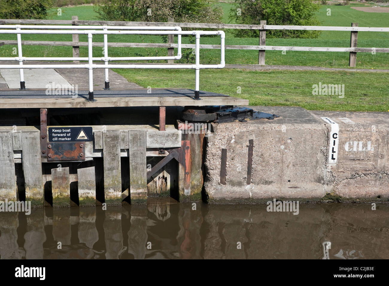 Pollington Lock on the Aire and Calder Navigation showing cill warding ...