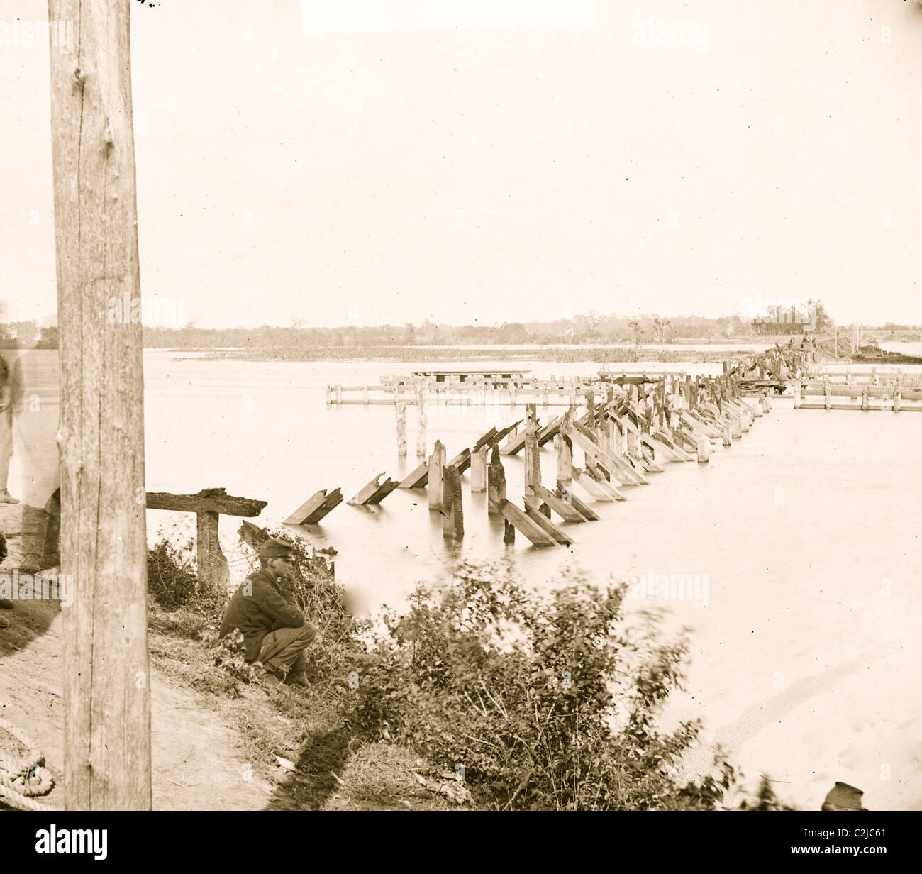 Ruins of bridge hi-res stock photography and images - Alamy