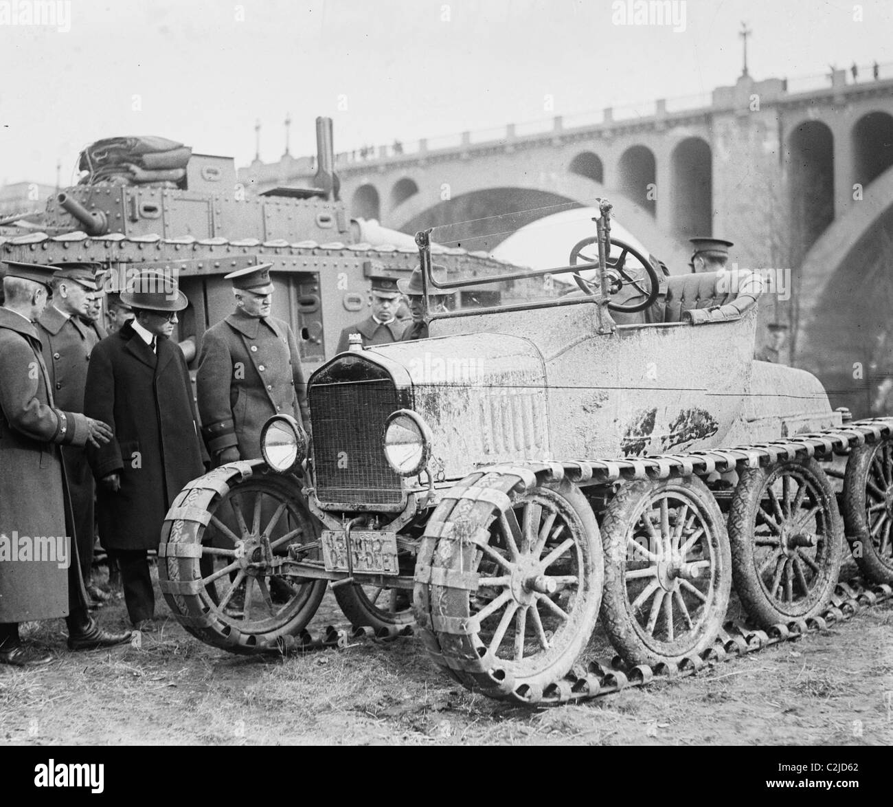 Military driven hi-res stock photography and images - Alamy