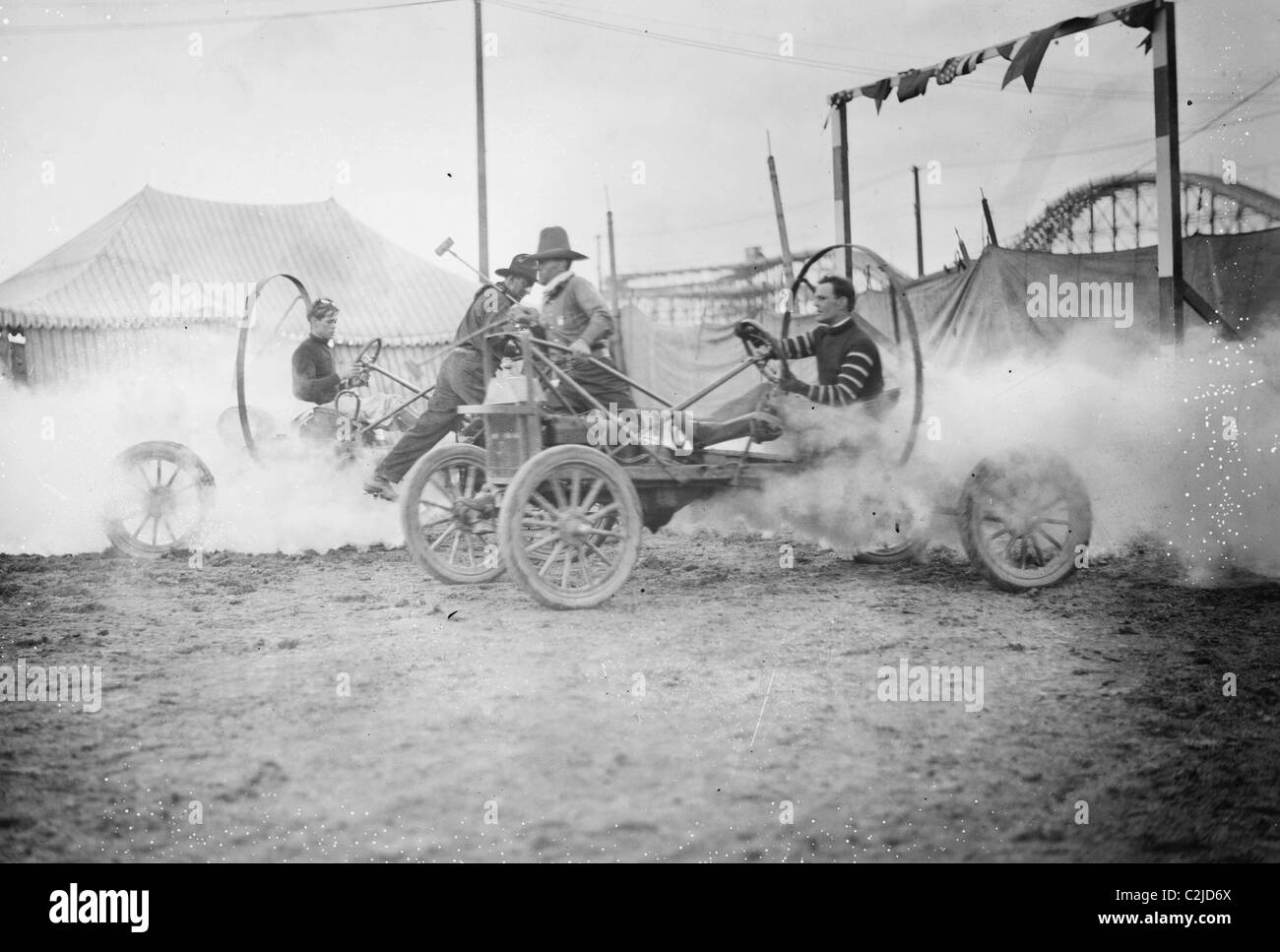 Ship anchor in port Black and White Stock Photos & Images - Alamy