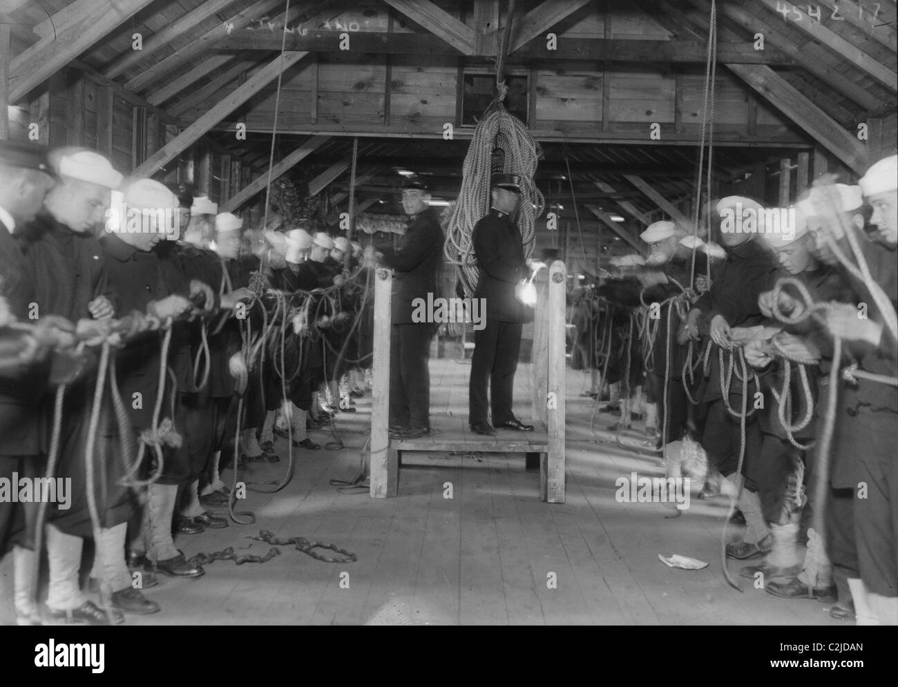 U.S. Navy Seaman learn how to tie knots Stock Photo - Alamy