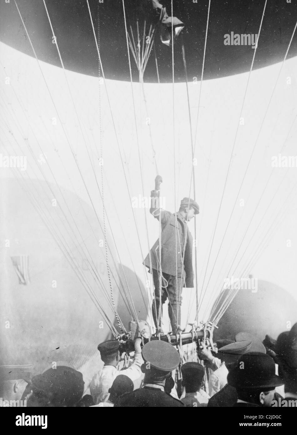 Balloon Pilot High Resolution Stock Photography and Images - Alamy